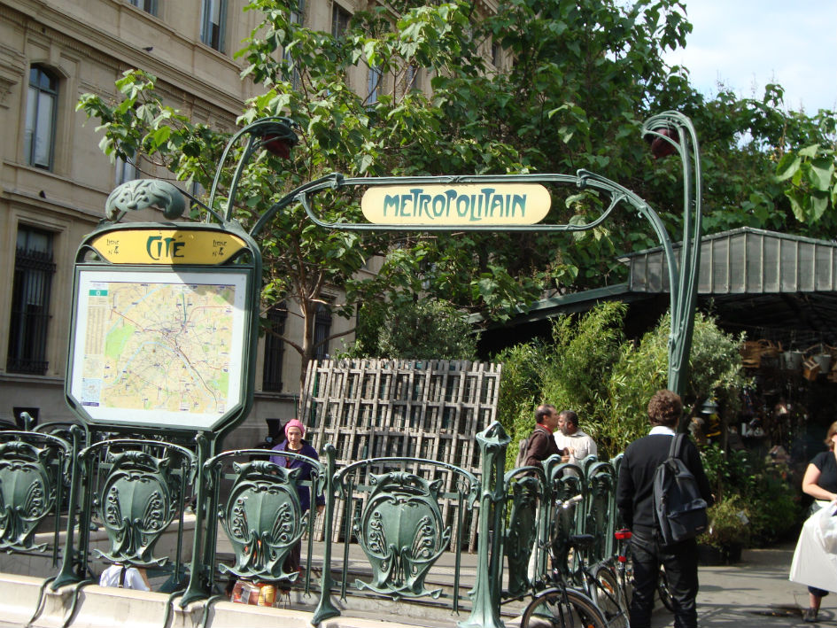 Design Icon: Paris Metro Station Entrances | Paris Design Agenda