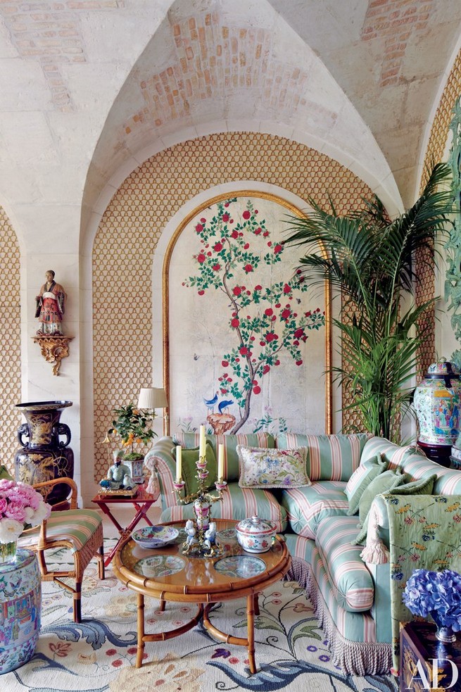 Inside Valentino Garavani’s Paris Château | Paris Design Agenda